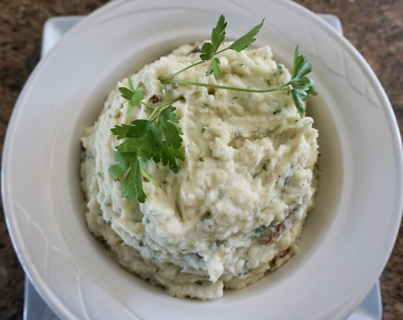 Sour Cream, Garlic, Parsley, Mashed Potatoes - JulietKitchen.com